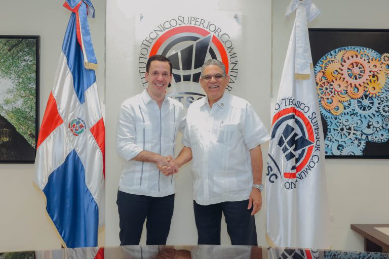 ITSC presenta al INTRANT proyecto de «Semáforos con Inteligencia ...