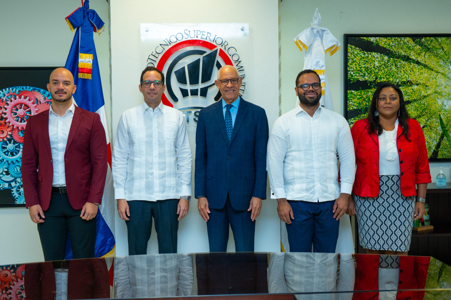 ITSC recibe visita ministro Administración Pública (MAP) | Instituto ...